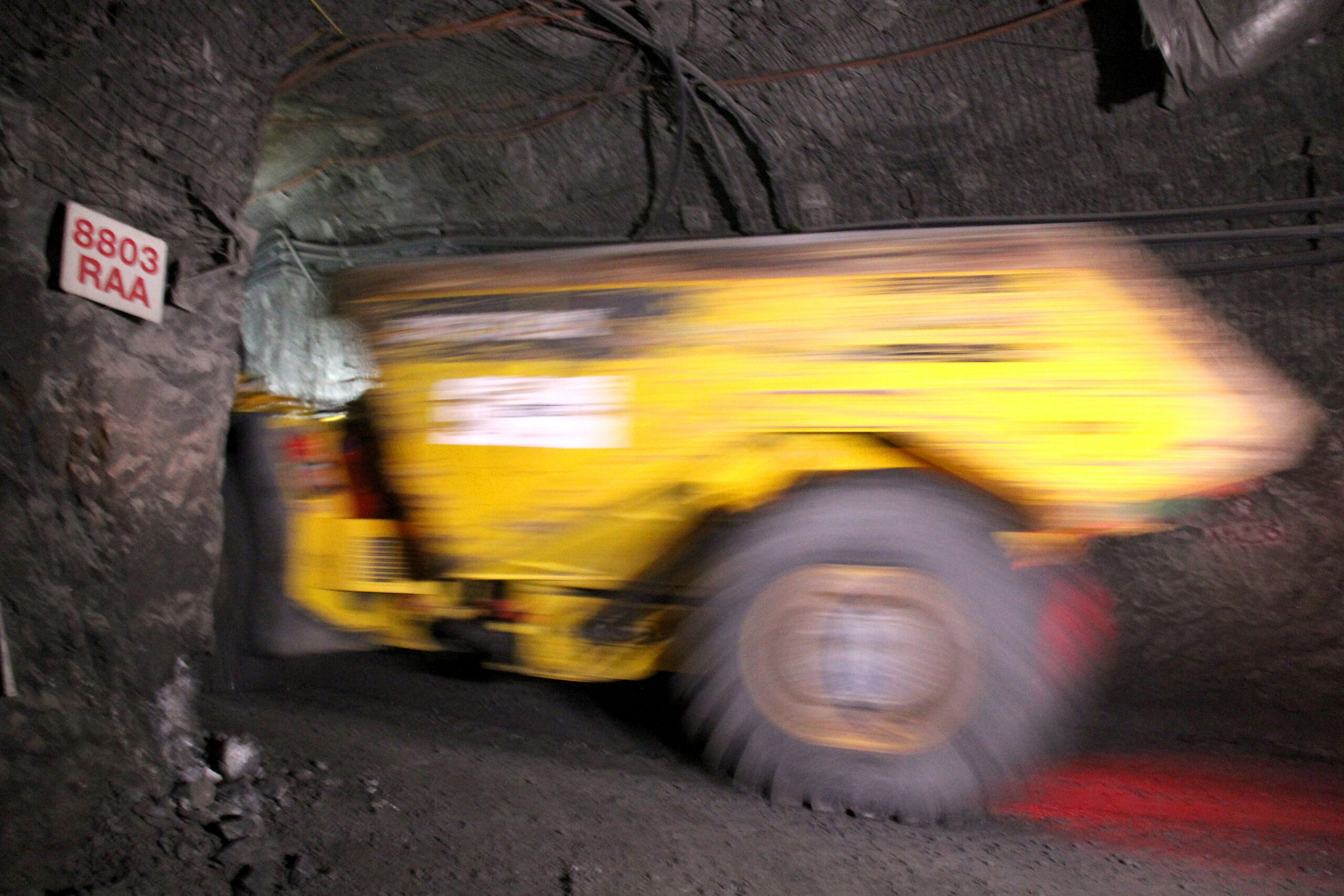 Custom sensor solution green lights ore passes - RCT