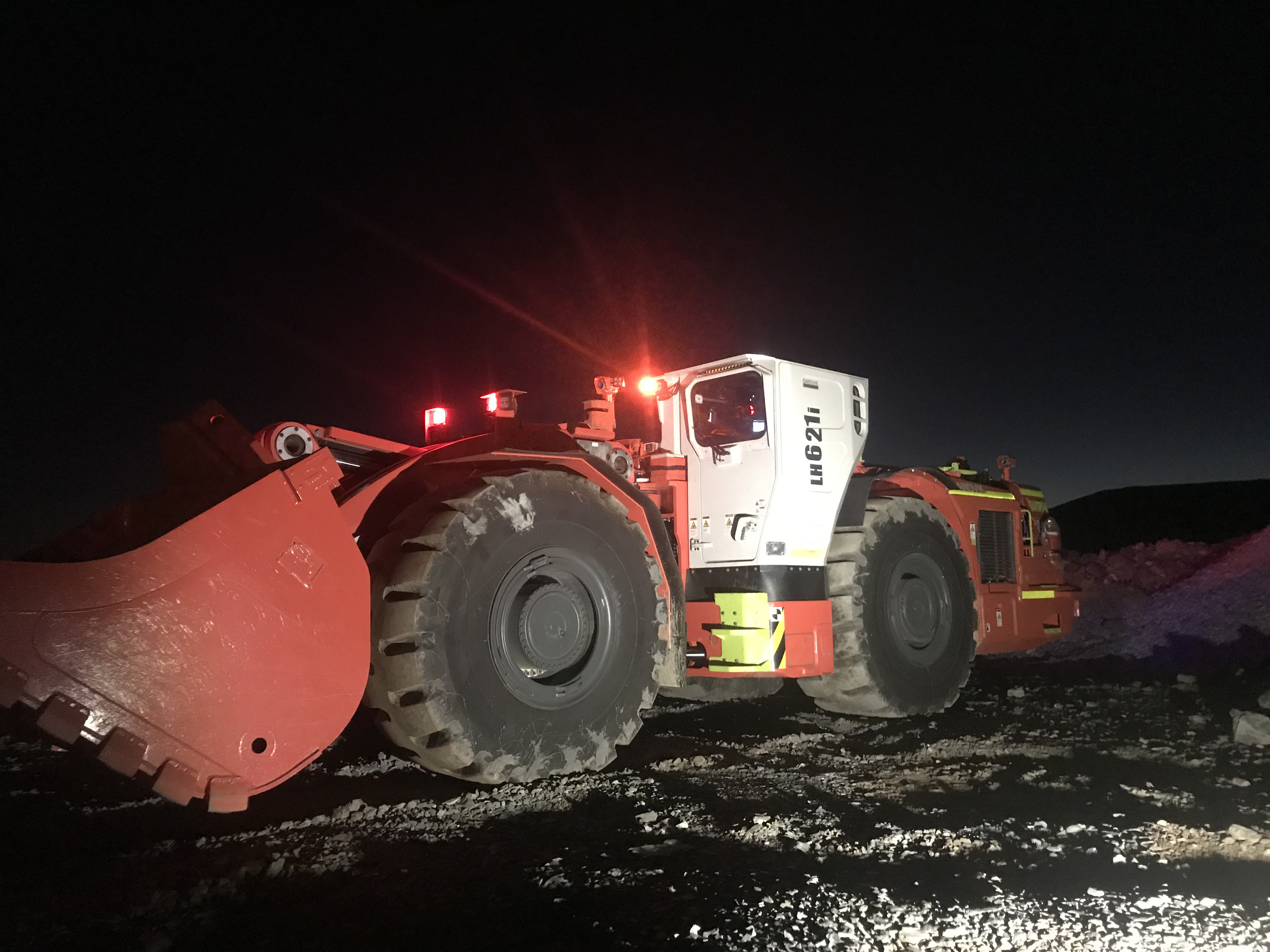 RCT Kalgoorlie commissions new “i” series Sandvik loader - RCT